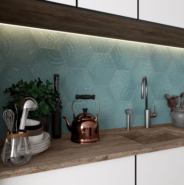 Stylový obklad Gaudi Lux Aqua v kuchyni (Codicer)