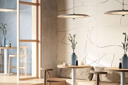 Šedé dlažby Velvet Silver a Stone v koupelně (Codicer)