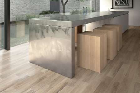 Šedé dlažby Velvet Silver a Stone v koupelně (Codicer)