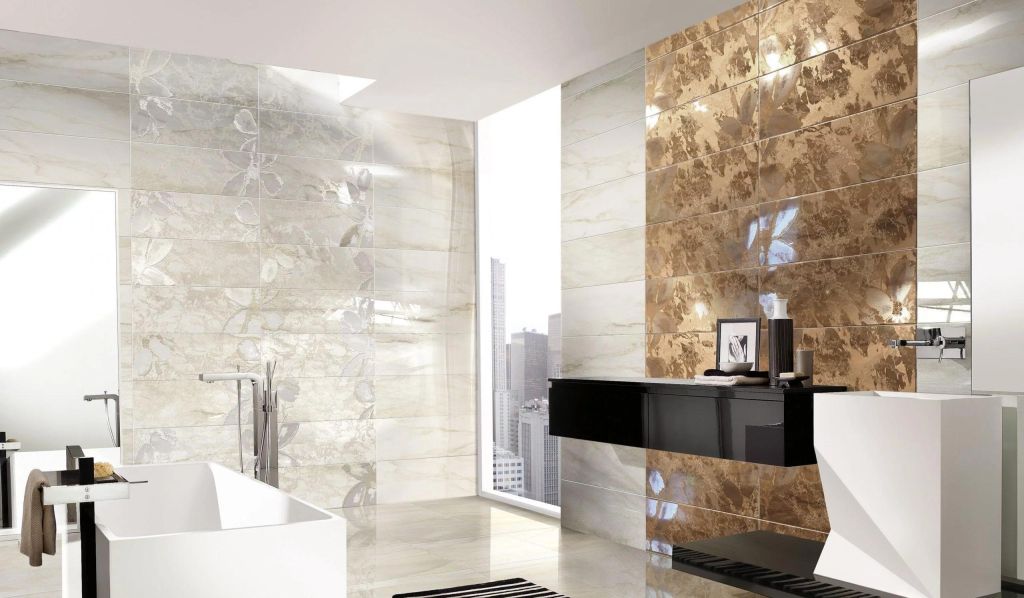 Koupelna v teplých barvách Venus Sand a Visone 25x75 firmy Brennero