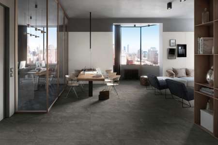 Šedé dlažby Velvet Silver a Stone v koupelně (Codicer)