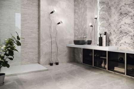 Šedé dlažby Velvet Silver a Stone v koupelně (Codicer)